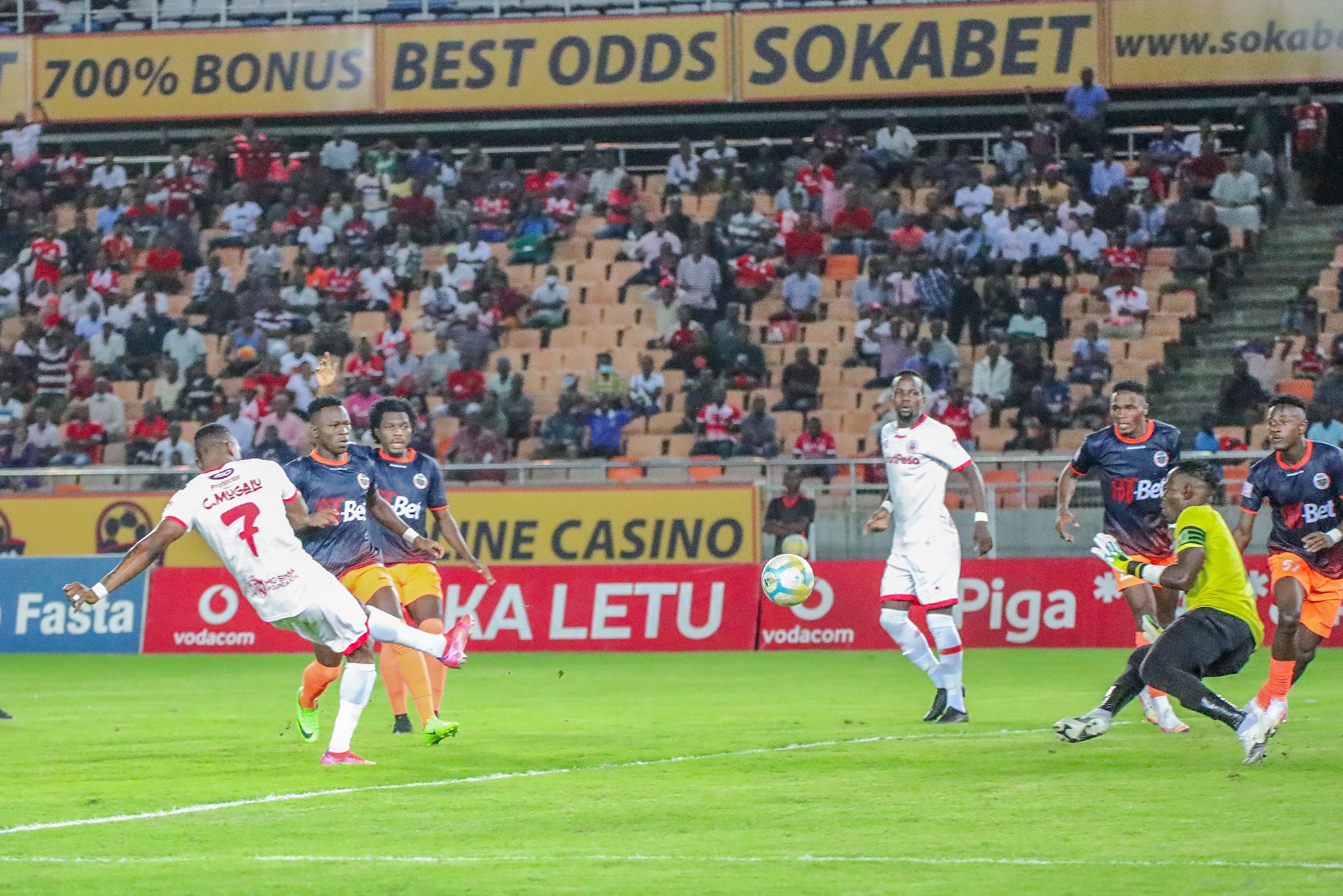 Mugalu aipeleka Simba mapumziko kibabe | Mwanaspoti