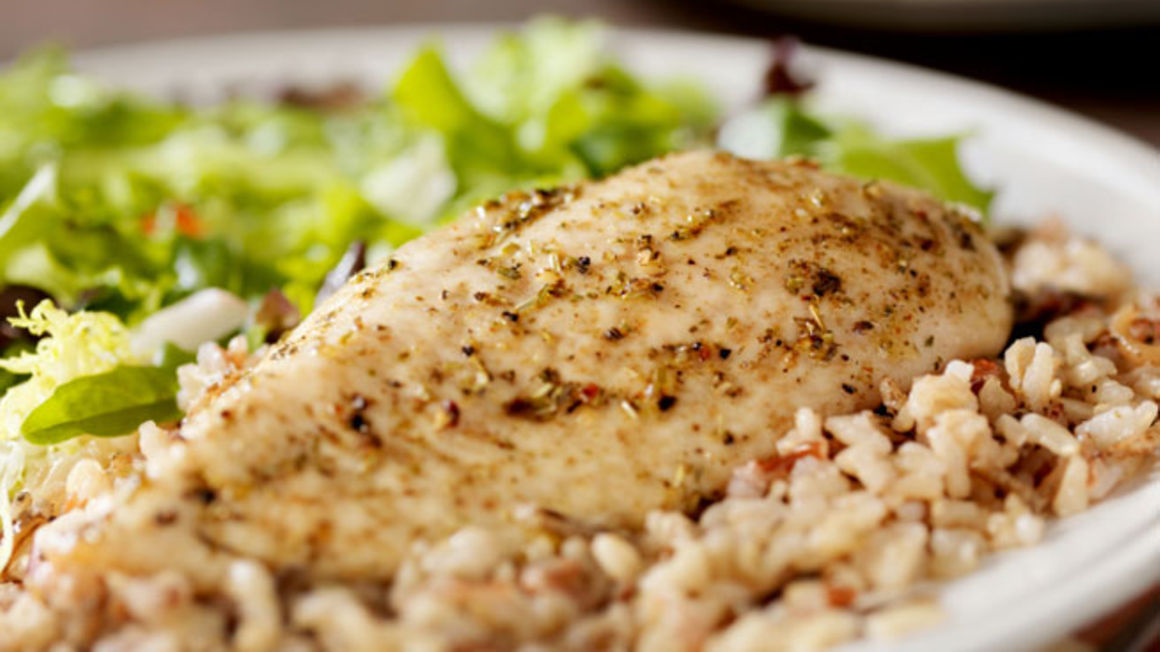 Madaktari wapendekeza vyakula vya wachezaji - Mwanaspoti