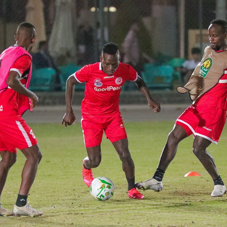 Kikosi cha Simba SC kikifanya mazoezi mara baada ya kuwasili jijini Cairo kuelekea mchezo wa ...
