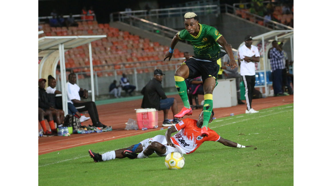 Yanga VS KMC katika uwanja wa Mkapa - Mwanaspoti